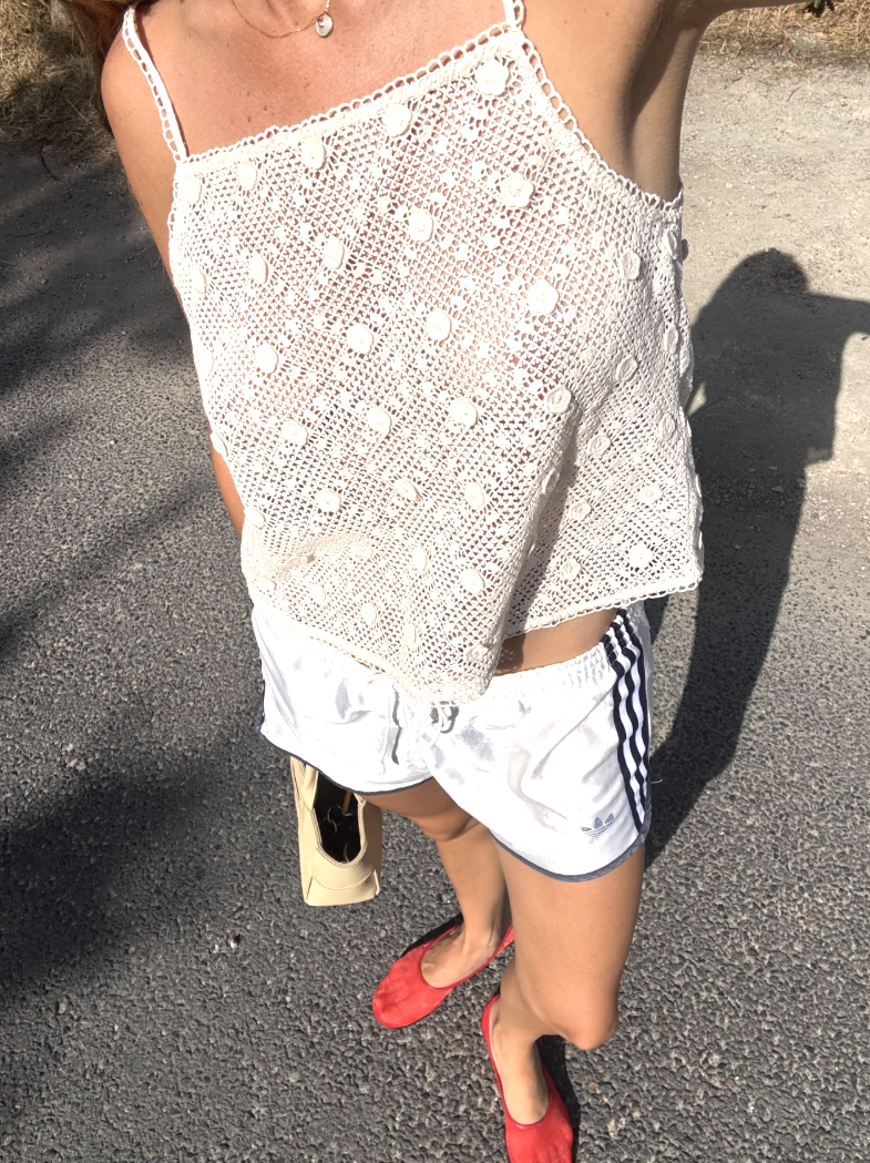 This Zo%C3%AB Kravitz-Approved Styling Trick Makes Sport Shorts Look Polished